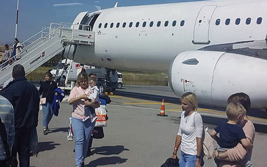 Εφτασαν οι πρώτοι τουρίστες της σεζόν στην Κρήτη