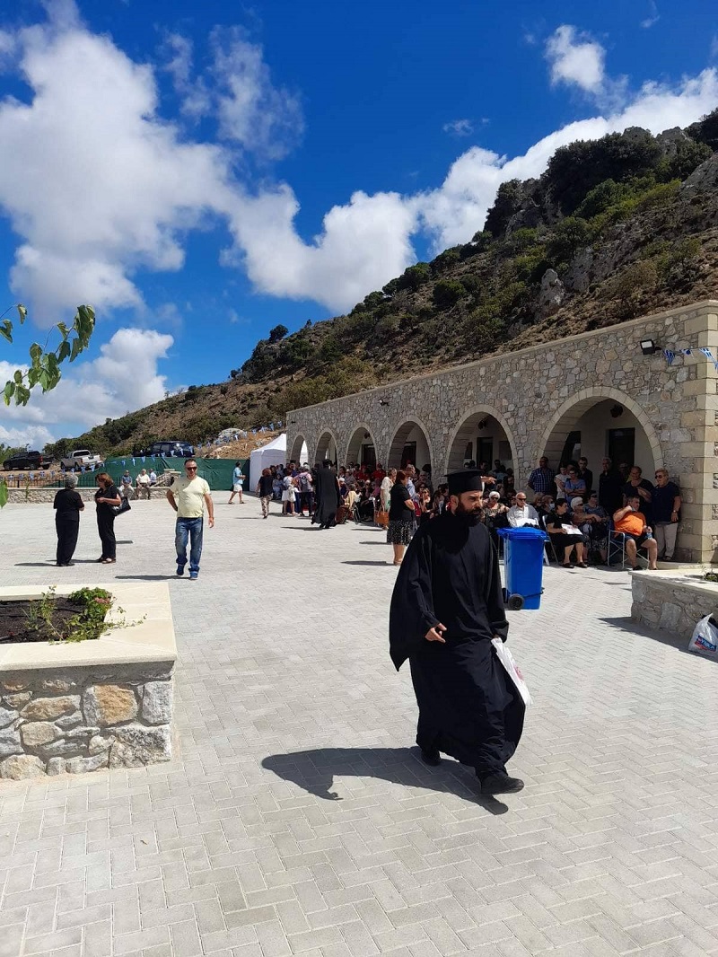 Ναός του Οσίου Νικηφόρου του λεπρού: Πλήθος κόσμου στα εγκαίνια στο ...