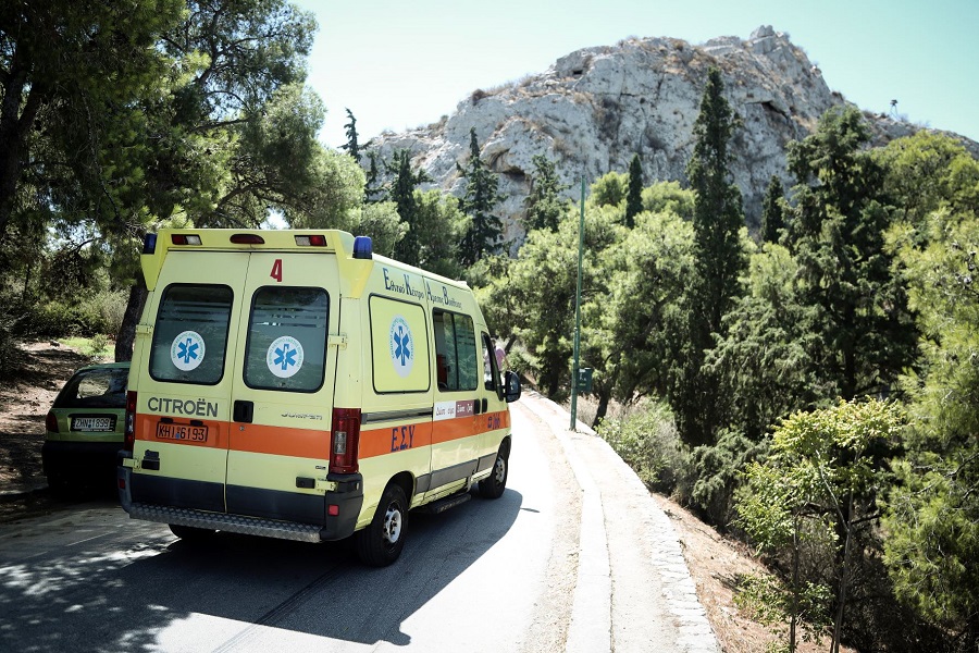 Νεκρός ορειβάτης που έπεσε σε γκρεμό μπροστά στα μάτια της συζύγου του ...