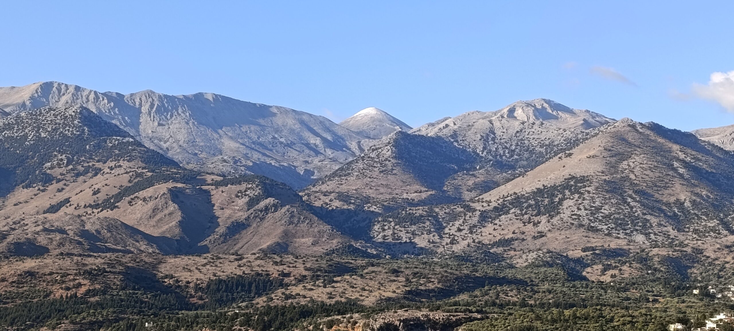 Χανιά | Επεσε το πρώτο χιόνι του φετινού χειμώνα- Στα "λευκά" η κορυφή ...